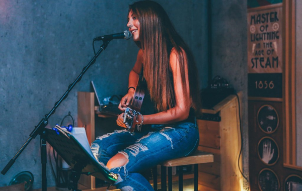 Professional Singing Lessons in Sydney | Book Now